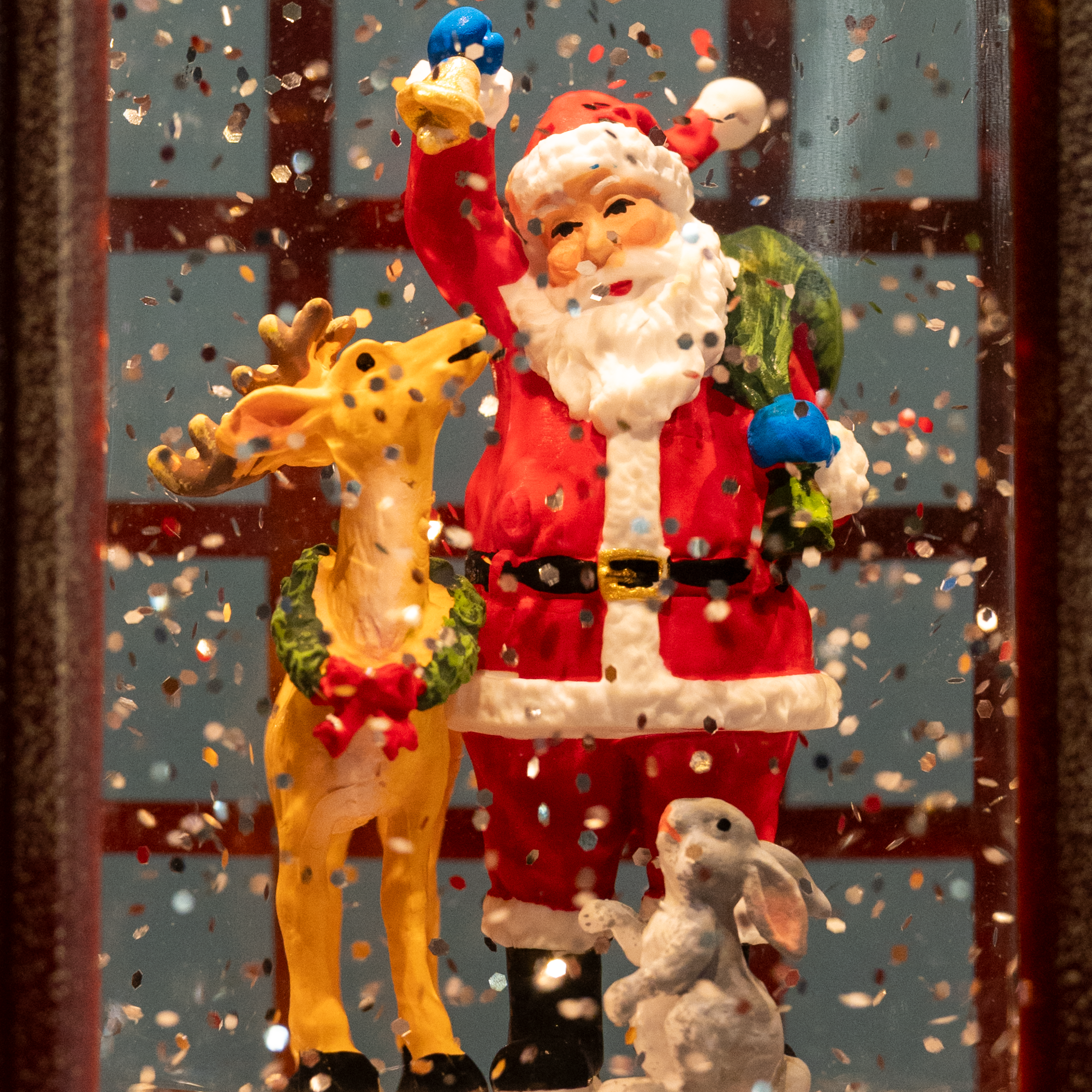 Santa in a PCO Booth Decorative Showpiece – World of Christmas